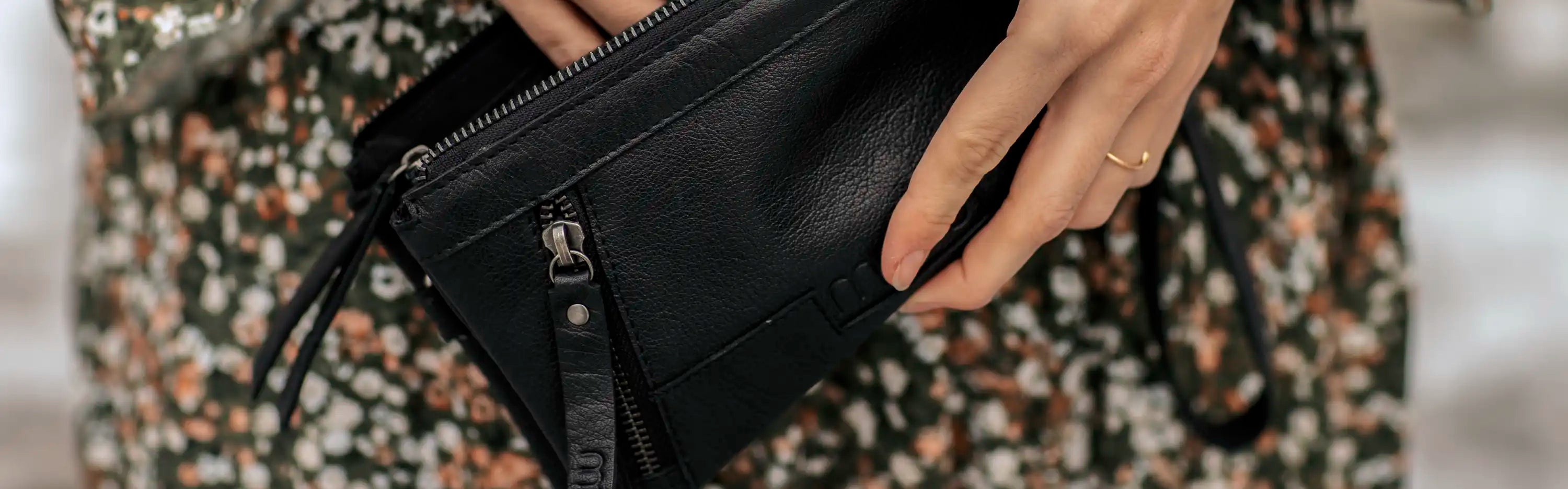 Explor leather patina: The art of aging leather goods | muudstore ...